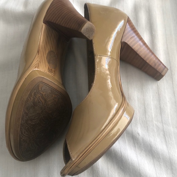 Shoes | 75 Beige Sofft With 3 Inch Heels One Small Scuff On Outer Right ...